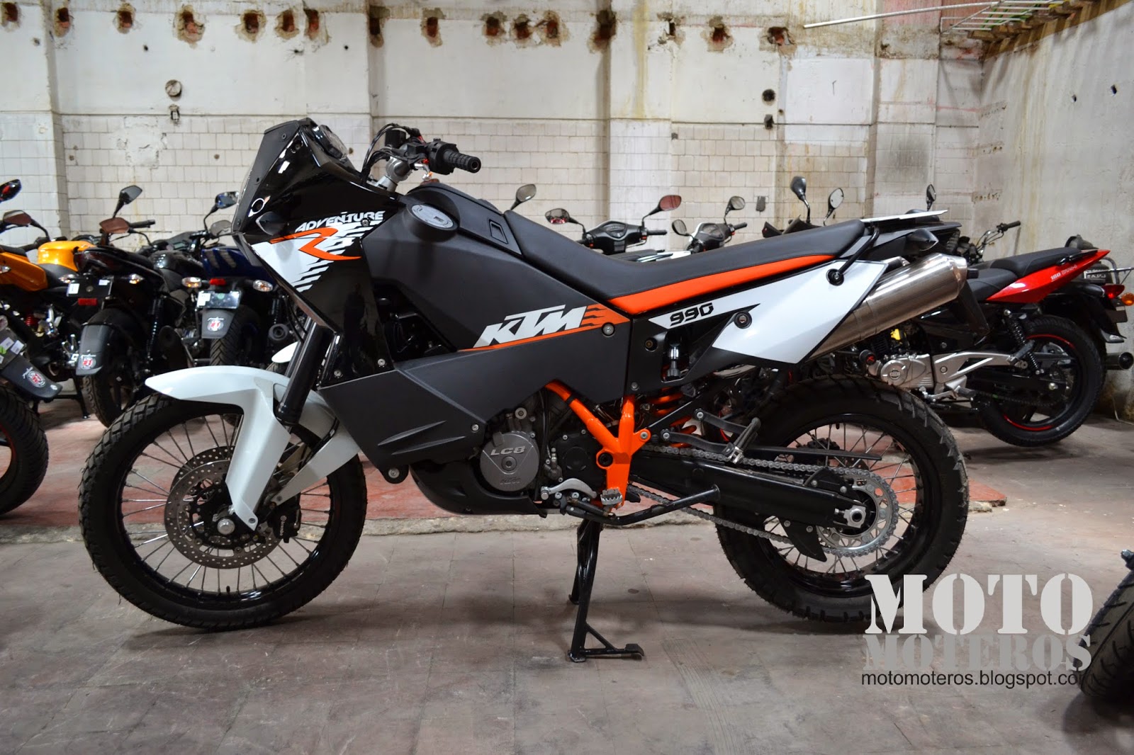 MotoMoteros: KTM ADVENTURE 990R
