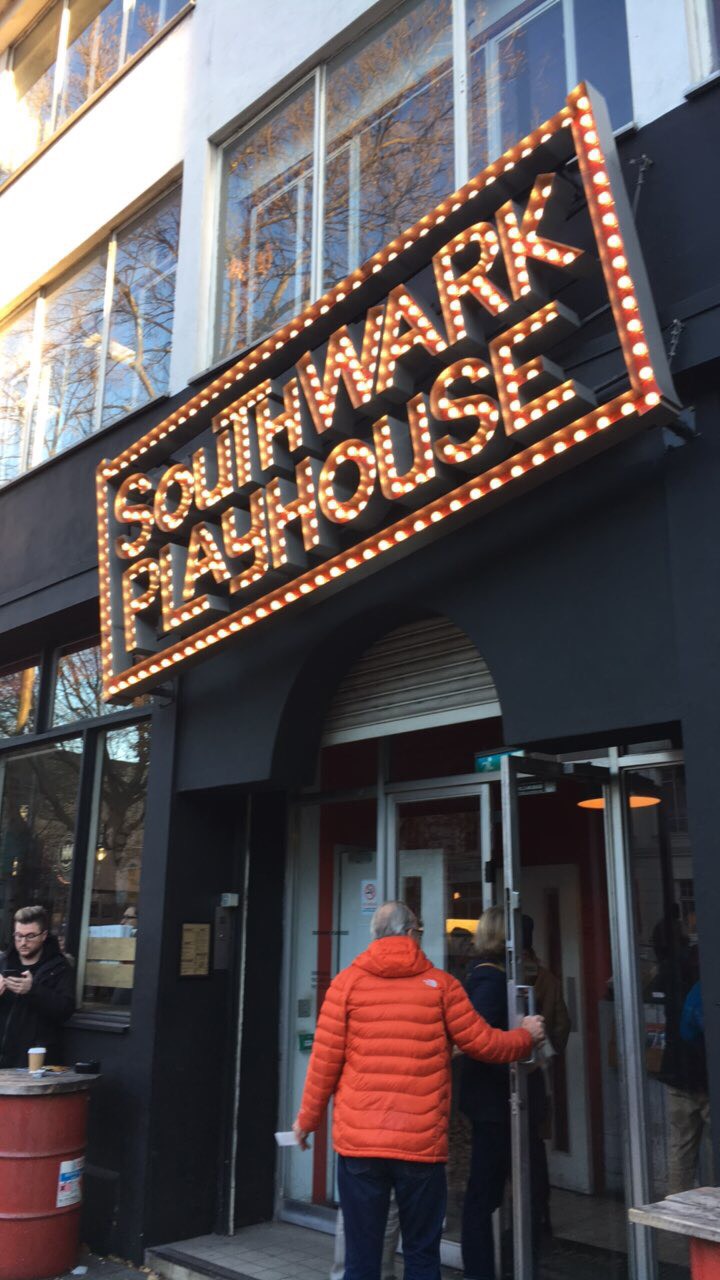 Theatre and baking : My trip to Sideshow - Southwark Playhouse 29/11/16