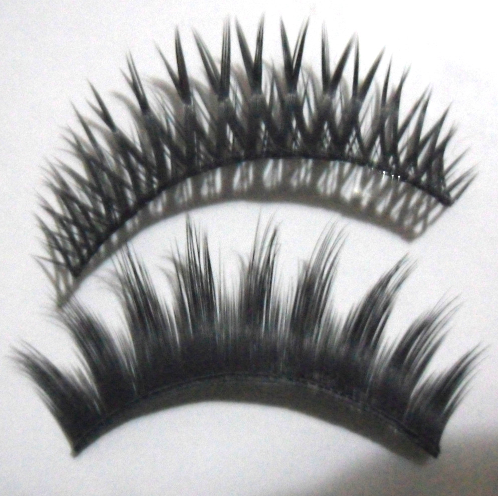 Beauty Diary: How to stack fake eyelashes