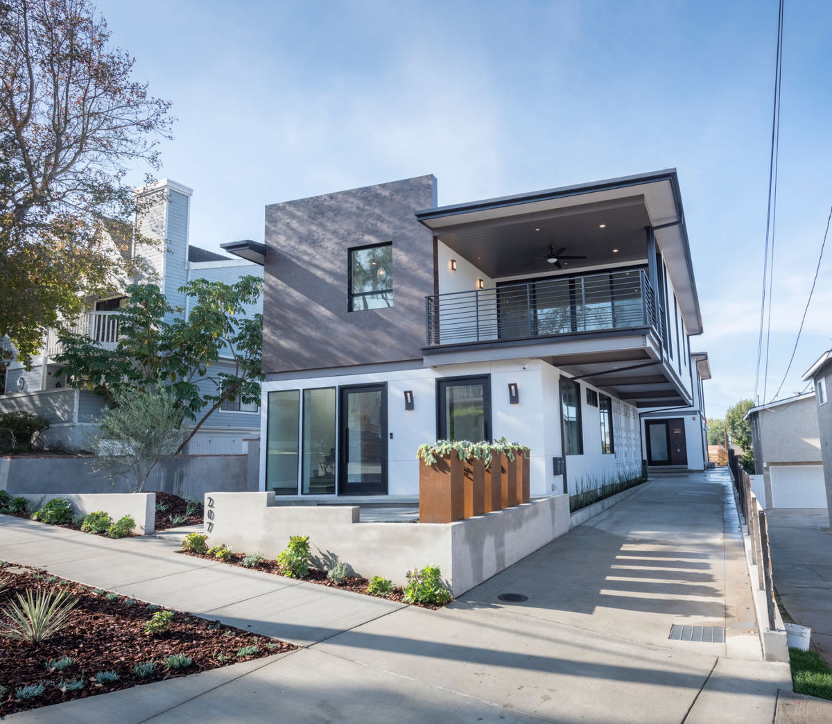 Shipping Container Homes & Buildings: 7+ Containers - Shipping ...