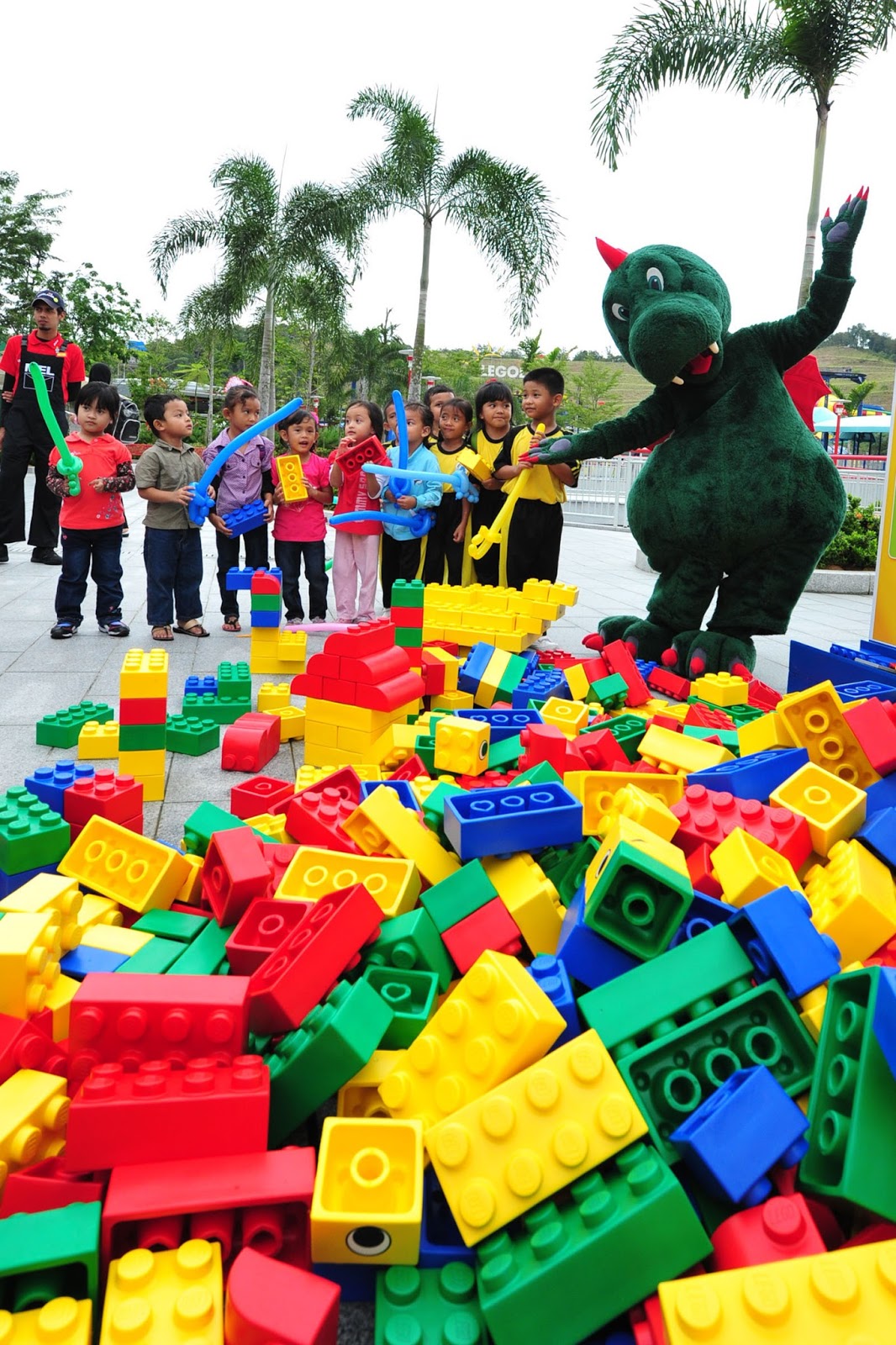 LEGOLAND Malaysia Lines Up a Great Celebration for 1st Anniversary ...
