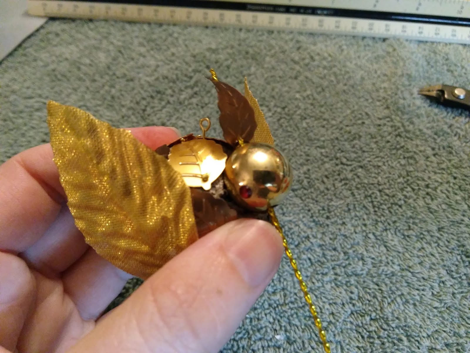 How to make a golden snidget from Harry Potter