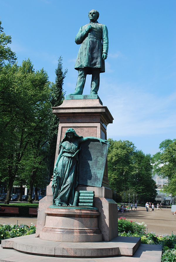 Patsaanmetsästäjä: Walter Runeberg - isän varjosta omaan maineeseen