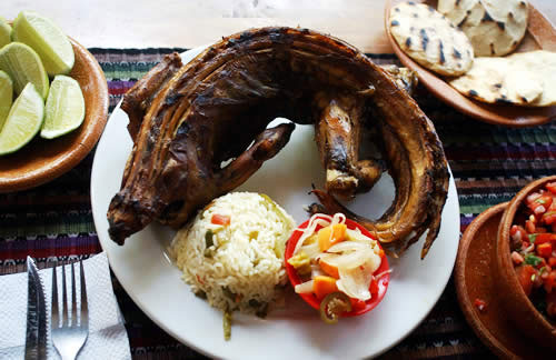 Comunidad de Esparza: Comida Tipica: El Garrobo