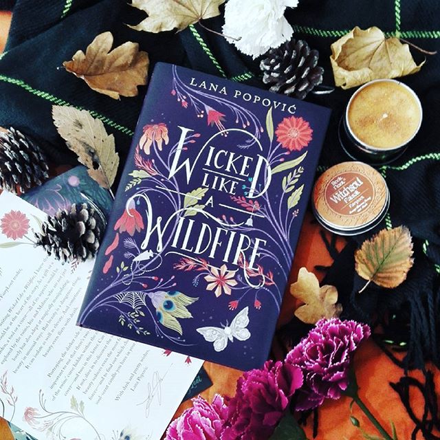 Čítam, teda som: WICKED LIKE A WILDFIRE - LANA POPOVIC // RECENZIA