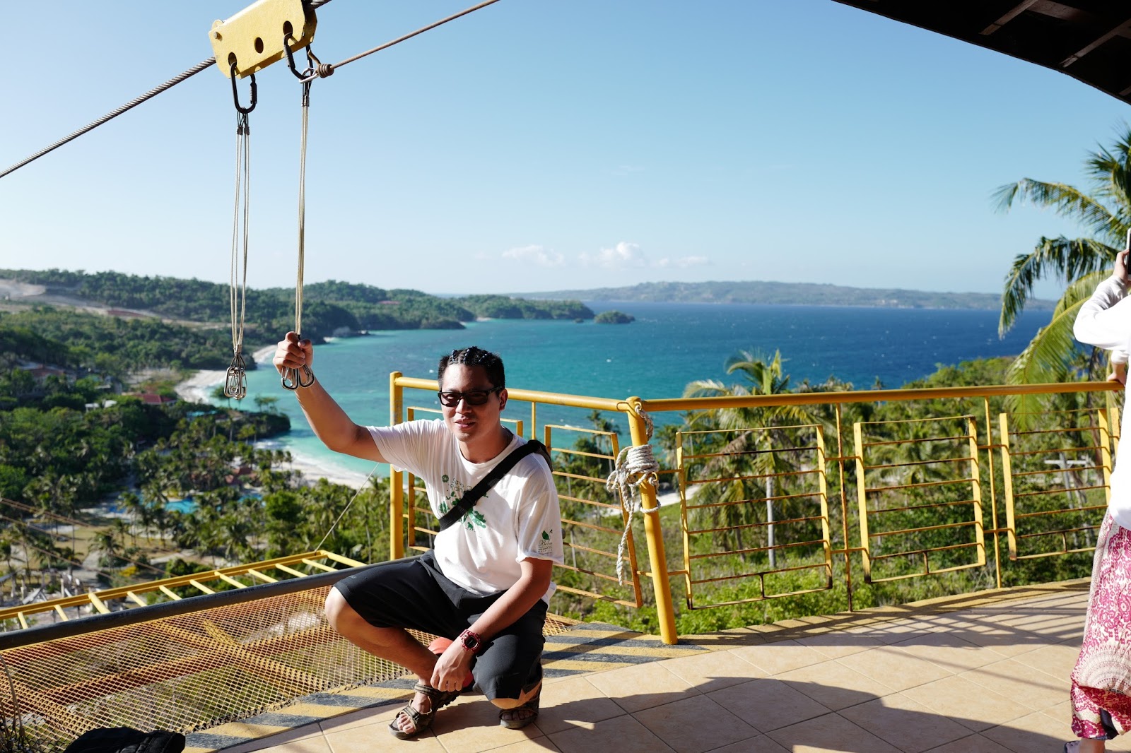 JE TunNel: HAPPY PLANET Zipline & Cable Car~ Fly with Your Buddy!