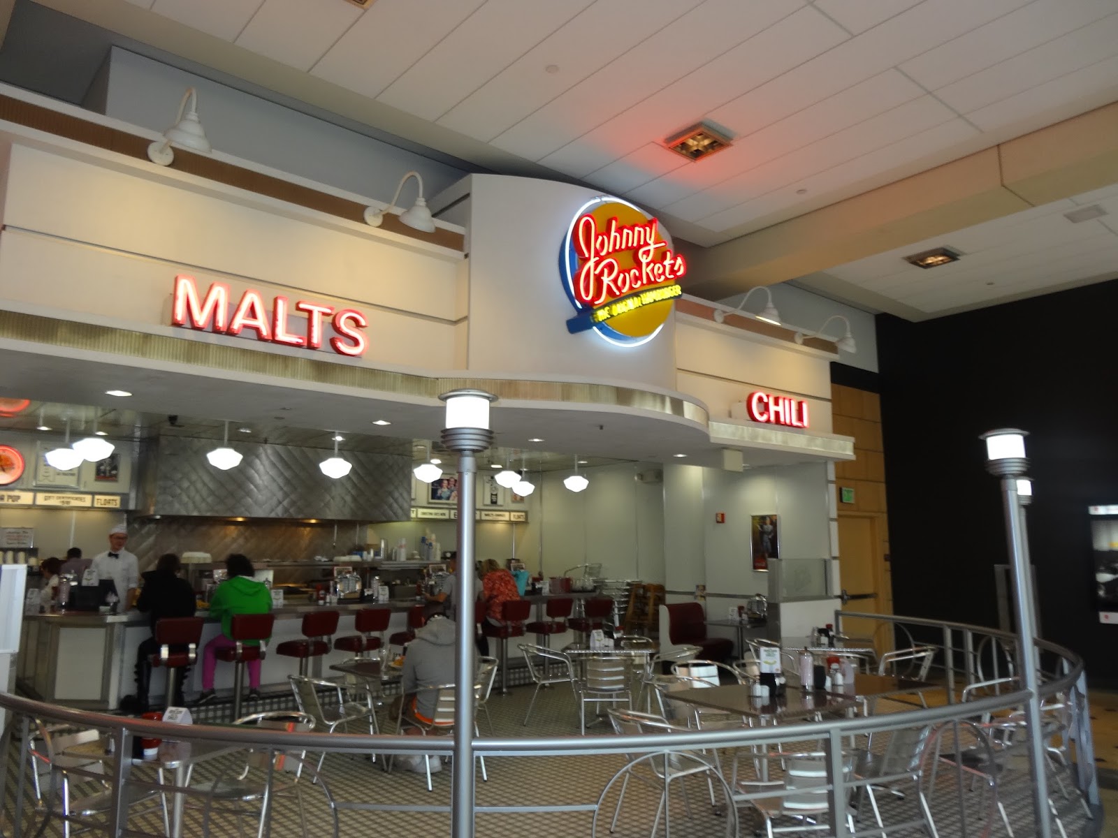 Miquelli's Amerikablog: Restaurant: Johnny Rockets - Seattle, Washington