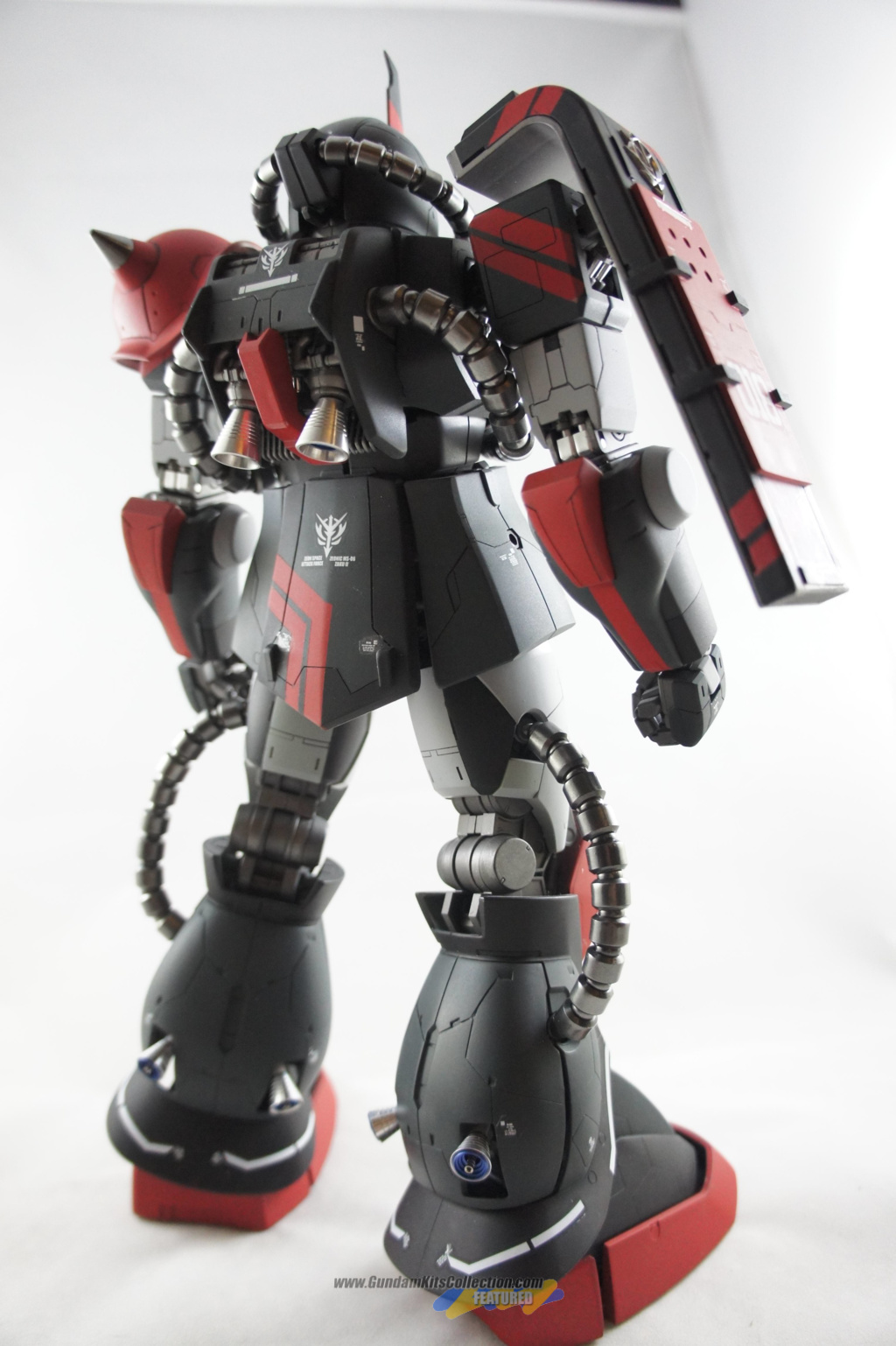 Custom Build: PG 1/60 Zaku II Custom
