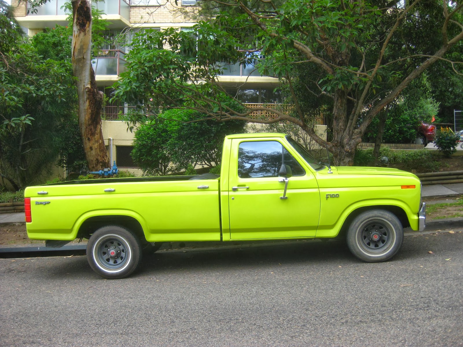 Aussie Old Parked Cars: 1984 Ford F100 Ranger