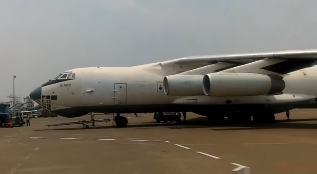 DEFENSE STUDIES: Tank Medium Pindad Bersiap Ikuti Parade HUT TNI