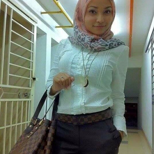Cerita Seks Terbaru Dengan Wanita Berhijab Yang Cantik - Bos Lendir