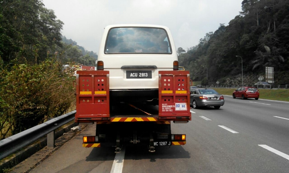 15 Motorsport 24hrs Towing Service: JENIS LORI CARRIER