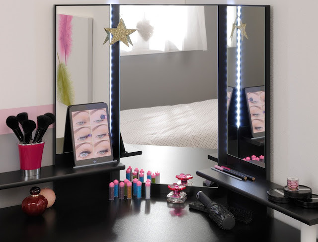 15 Elegant corner dressing table design ideas for small bedrooms