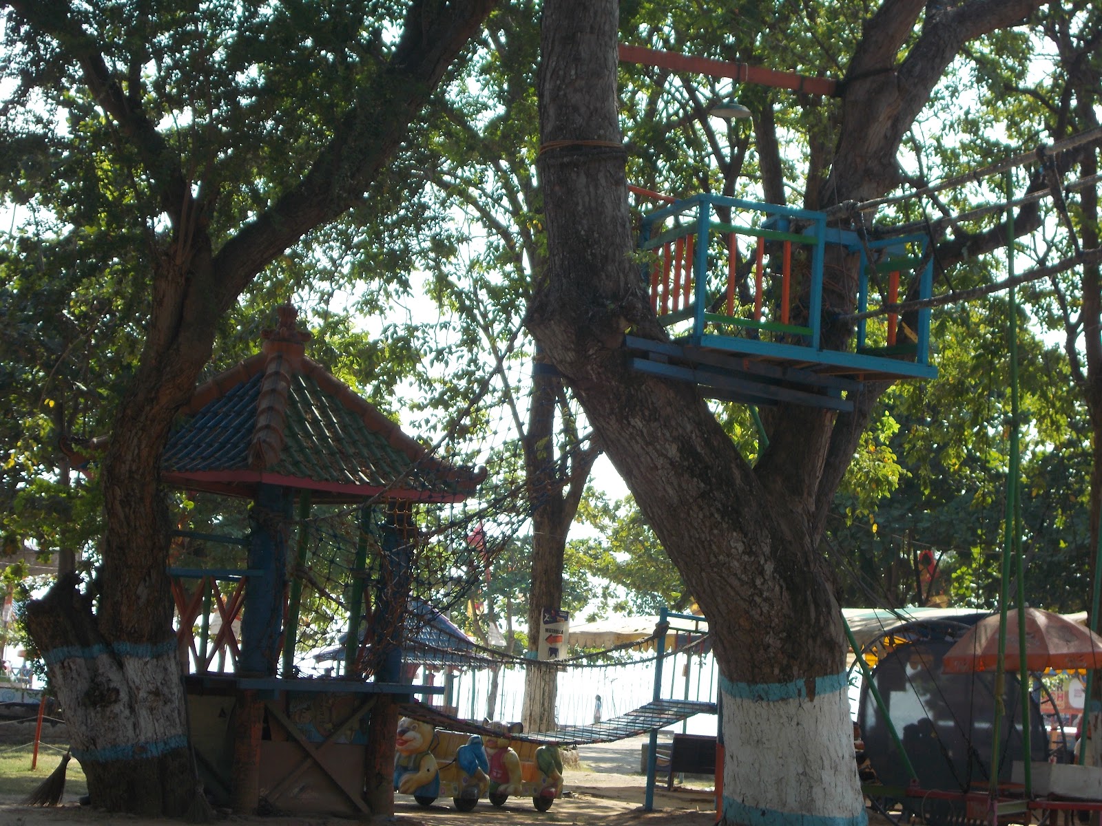 Dampo Awang Beach (Taman Rekreasi Pantai Kartini Rembang ) | Galeri ...