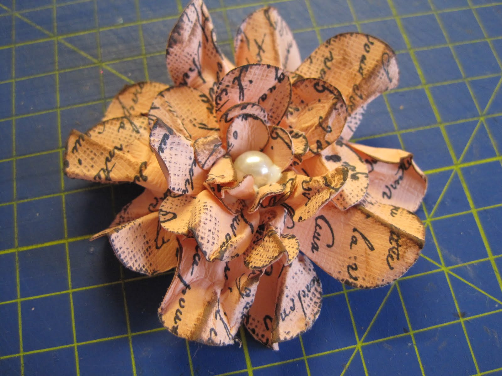 Scrapology: How I made my dimensional flowers