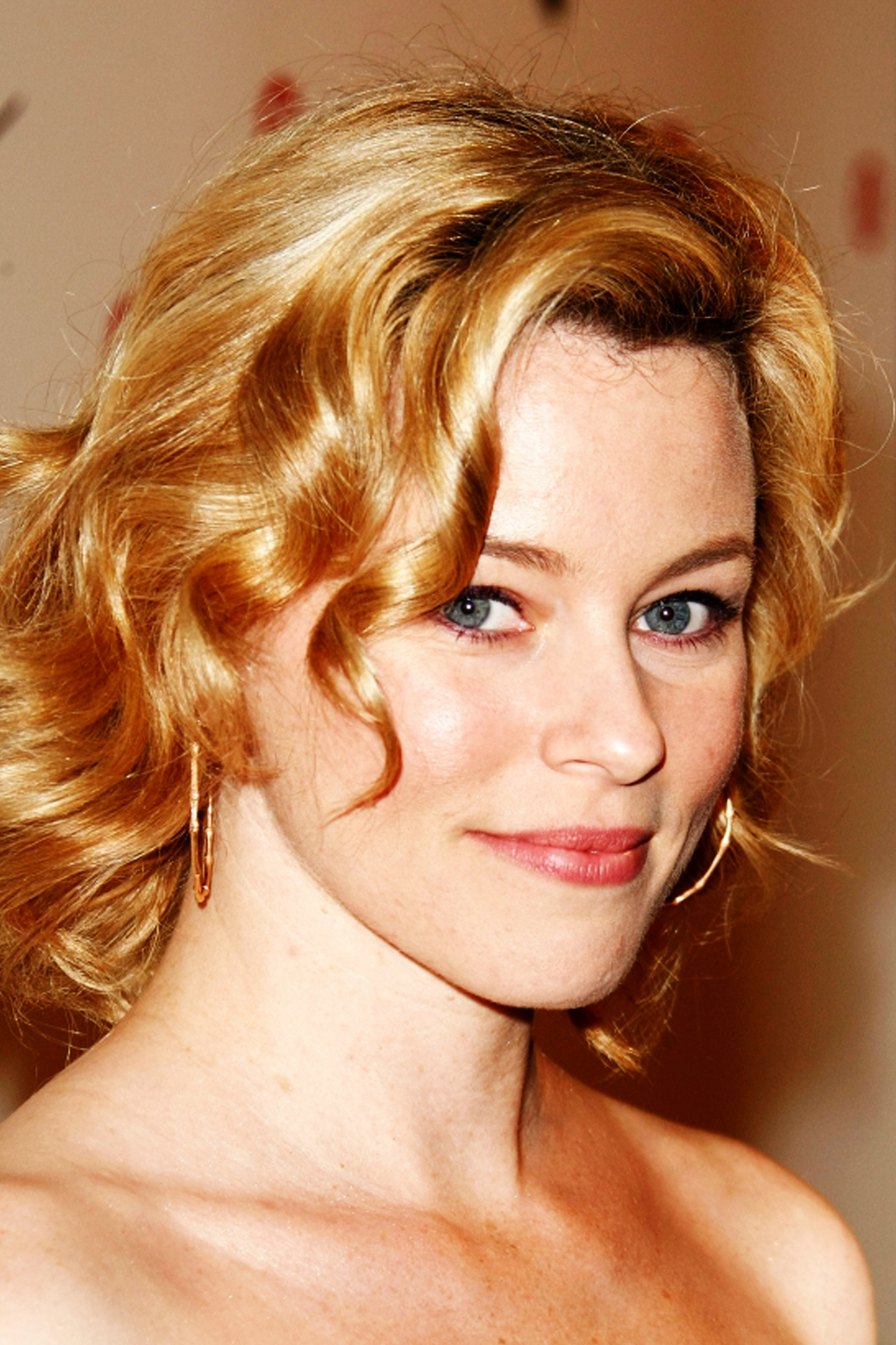 Elizabeth Banks Wallpapers