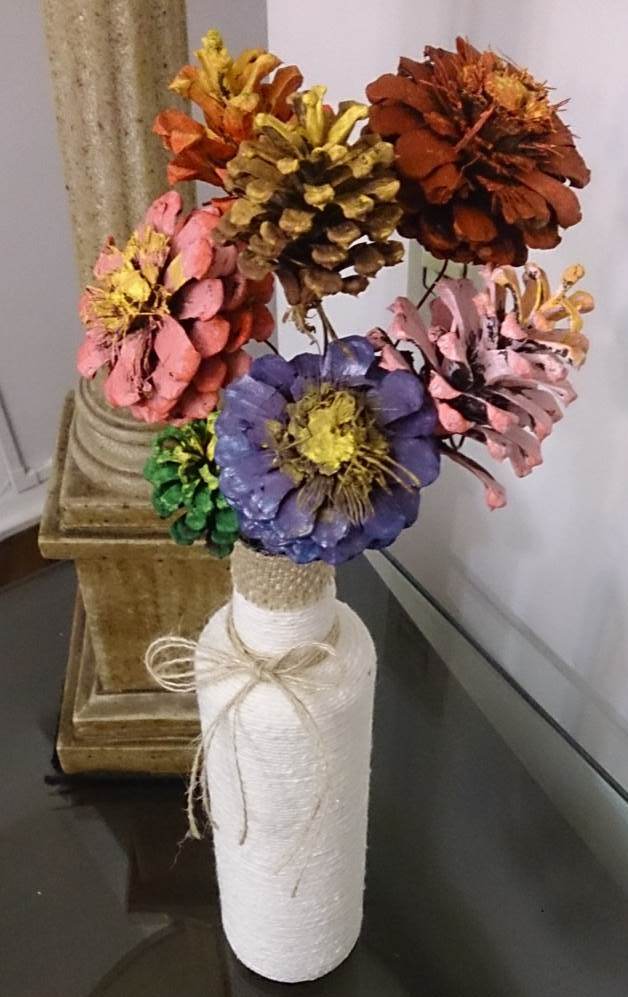 Flores com Pinha Natural