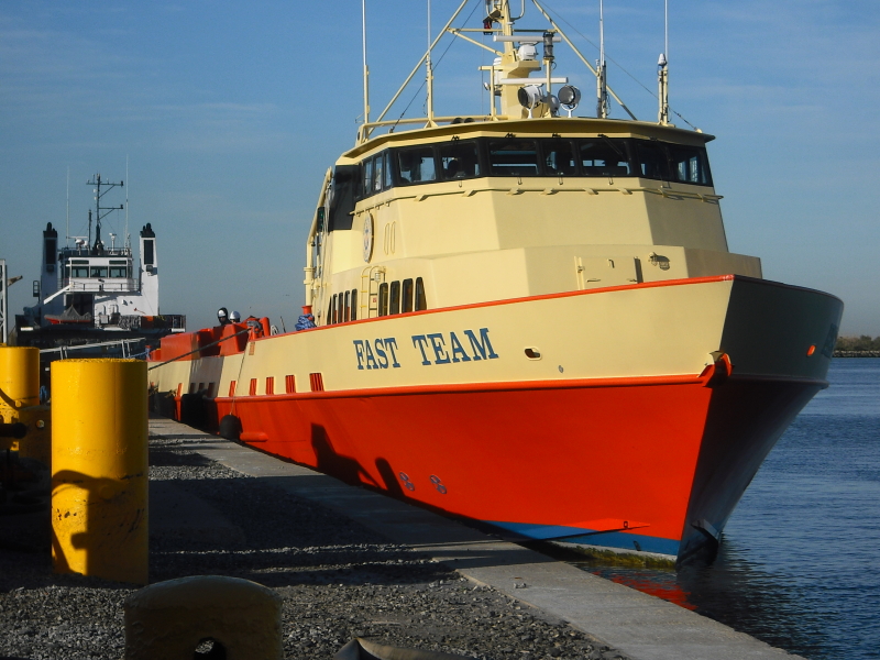 NAVIOS AHTS E PSV DO PORTO DE MACAE-RJ-BRASIL (IMBETIBA) E (FUTURO ...