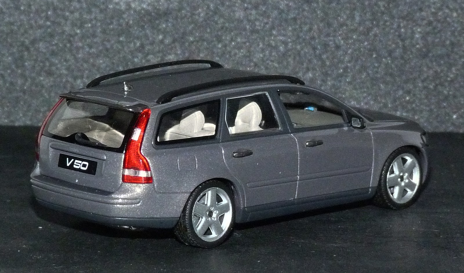 The Robb Collections: Volvo Station Wagon (Estate) 1/43rd Scale Die ...
