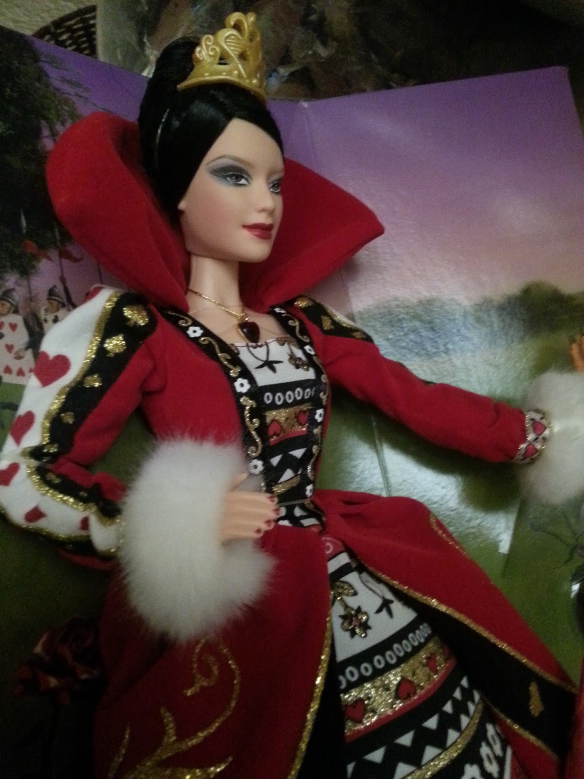 El Mundo Rosa de Barbie: Barbie Queen of Hearts, Alice in Wonderland ...