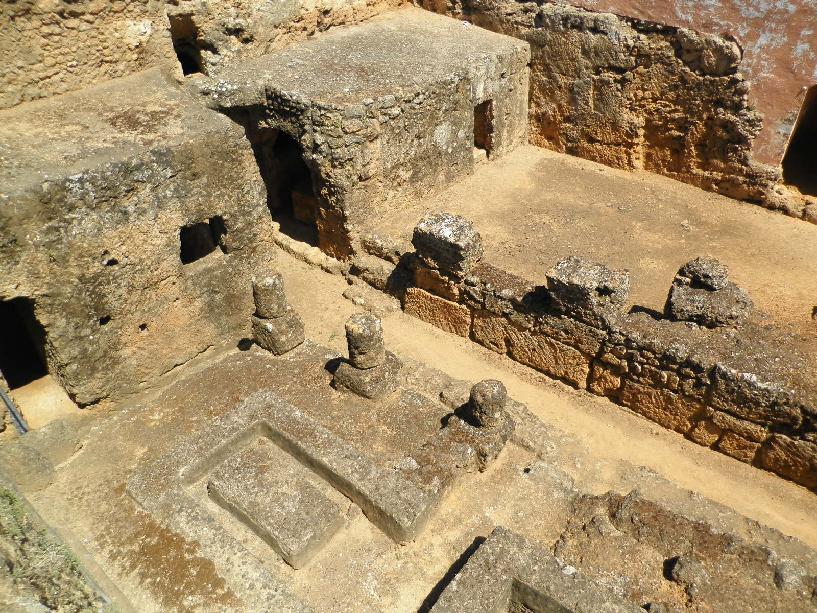 Unos amigos de Paradores: Necrópolis romana de Carmona
