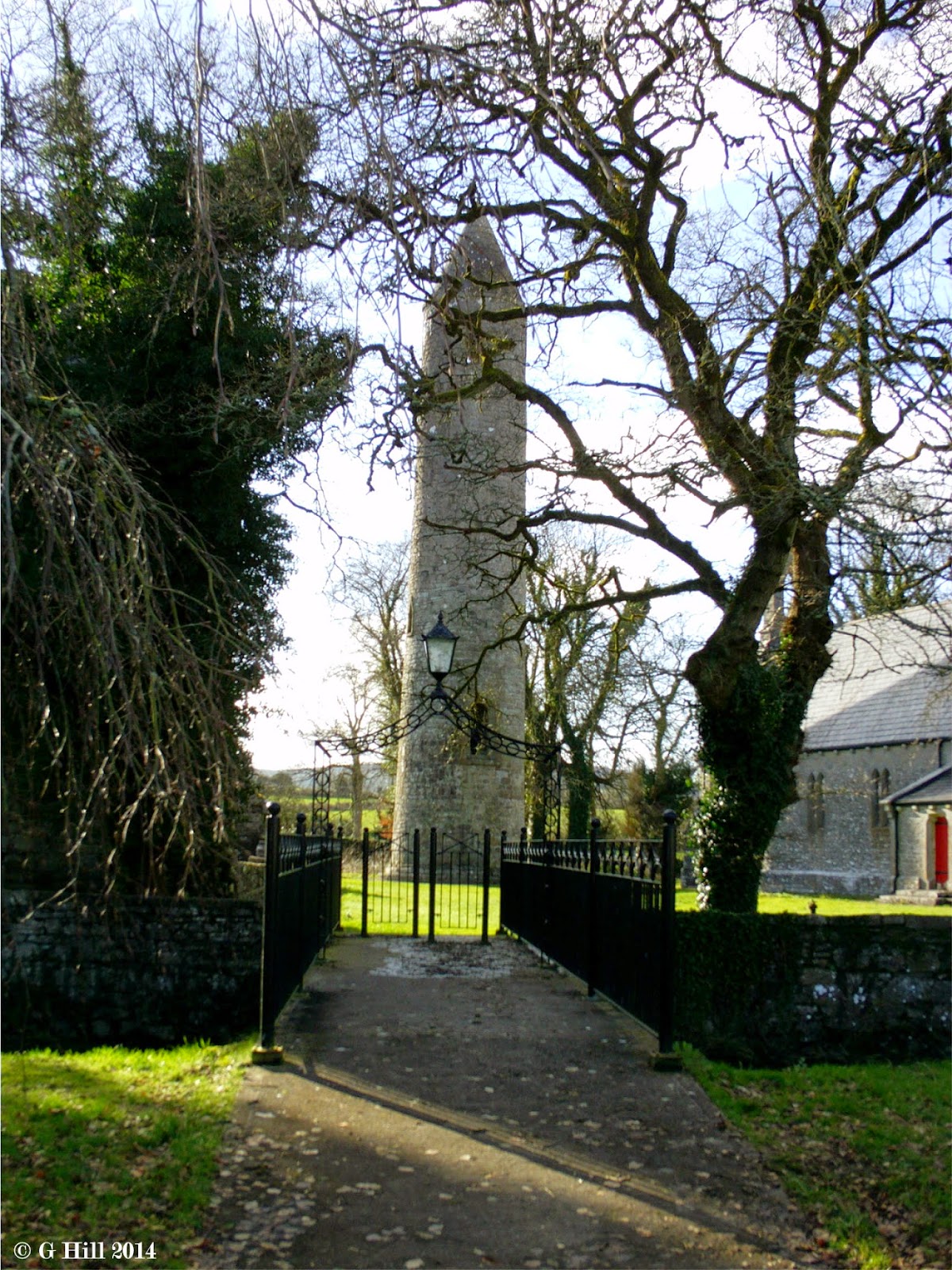Ireland In Ruins: Timahoe Round Tower & Castle Co Laois