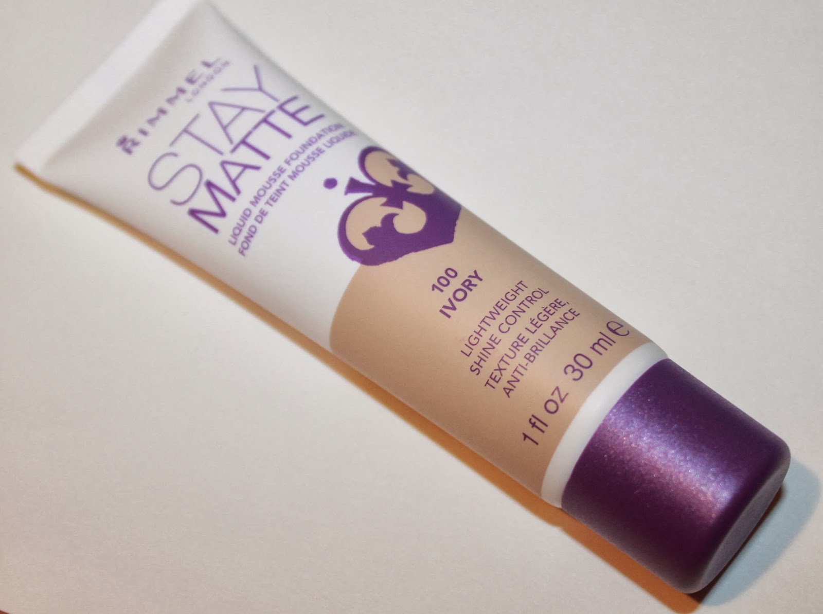 The Dark Side of Beauty: Review: Rimmel Stay Matte Mousse Foundation