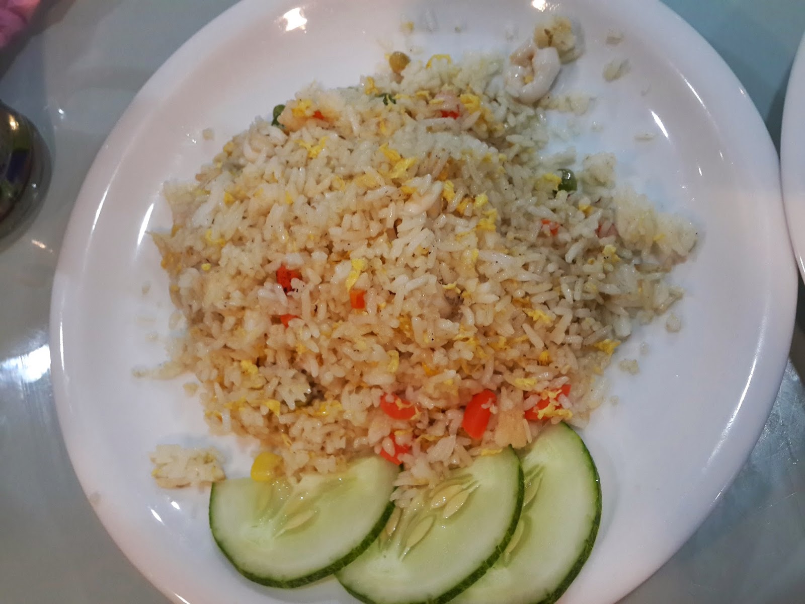 Interesting Corner of Me : Labuan Airport: S2 Café – White Furniture Cafe