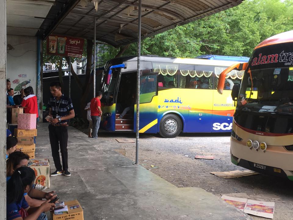 WADI BAS & VAN: Perkhidmatan Bas Persiaran dan Van di Kangar Perlis