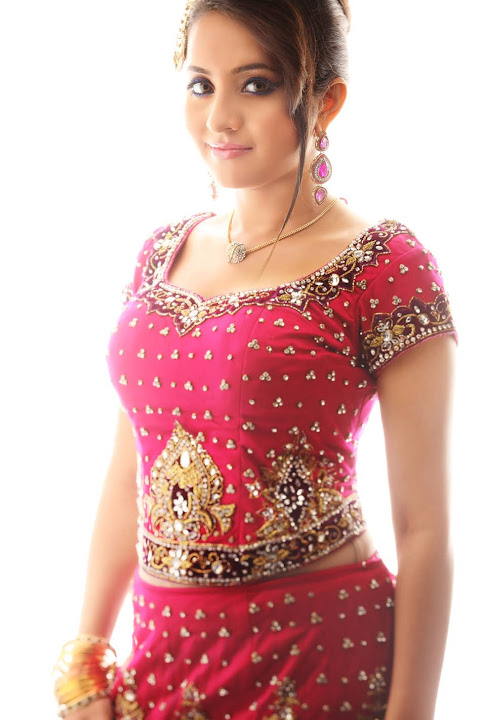 Bhama In Saree Navel