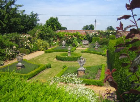 Litcham Hall, Litcham, Norfolk www.aroundaboutbritain.co.uk / BED ...