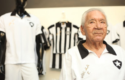 BLOG TADEU MIRACEMA : NILTON SANTOS: A ENCICLOPÉDIA DO FUTEBOL