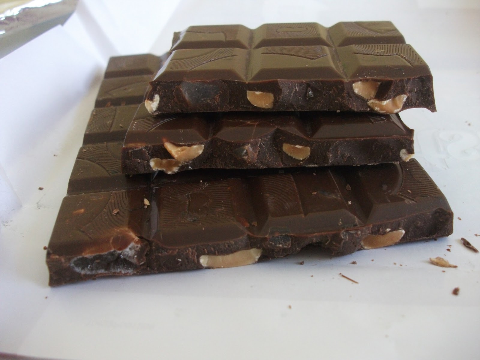 Nestlé Studentská Dark Blackcurrant (Limited Edition)