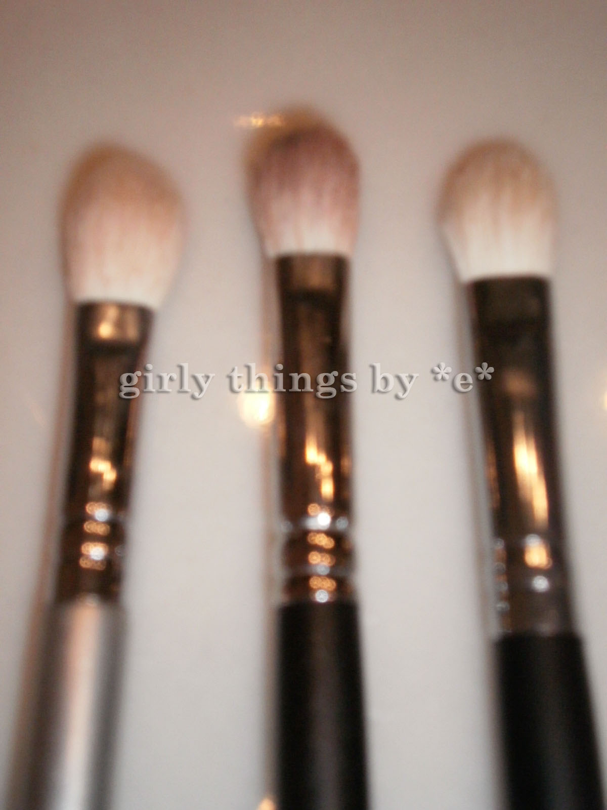 Mac 242 Brush Dupe