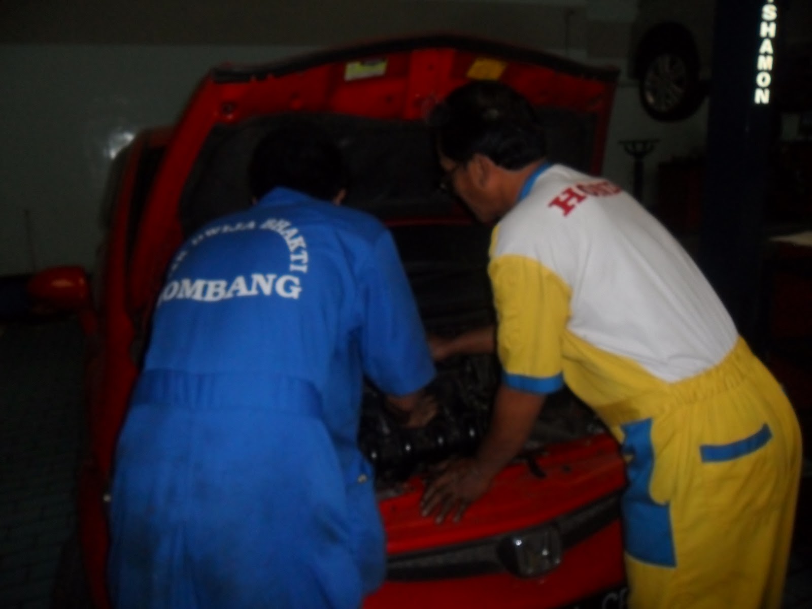 BENGKEL OTOMOTIF SMK DWIJA BHAKTI 2 JOMBANG