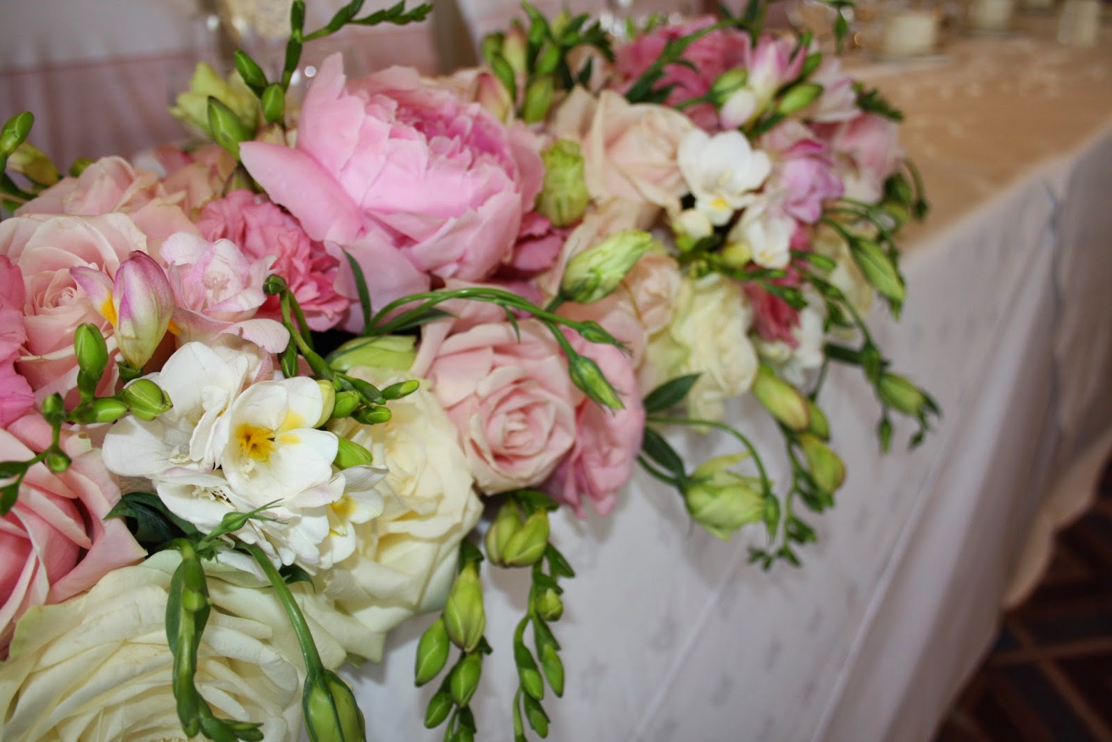 Bodas Chic & Cool: DECORA TU BODA EN ROSA.