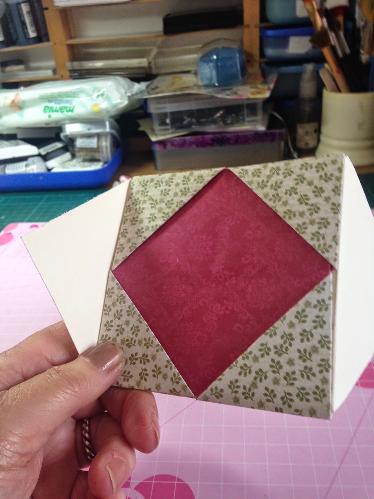 Pauline's Creative Journey: Folded Frame Tutorial.....