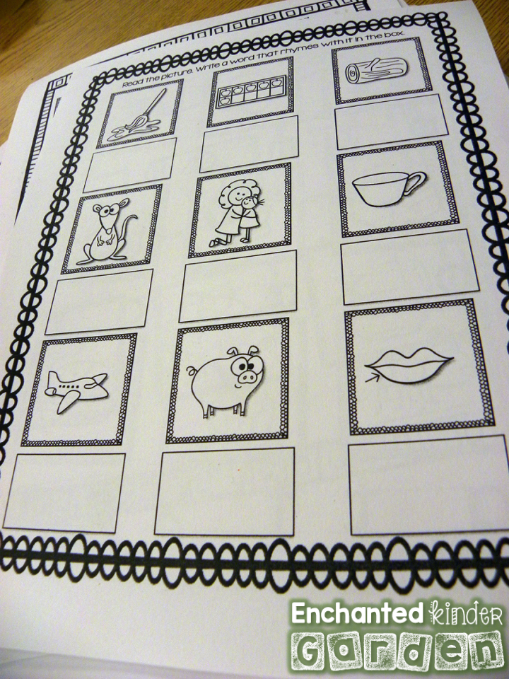 The Elementary Entourage: Spring into... Keeping up with Kindergarten ...