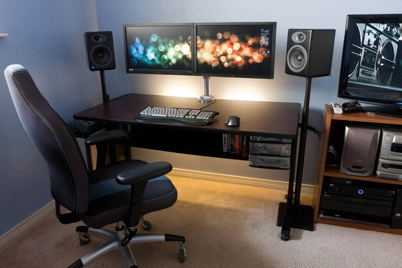 18 Computer stations truly amazing