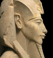 NOTICIAS OVNI 2012: EL MISTERIOSO AKENATON