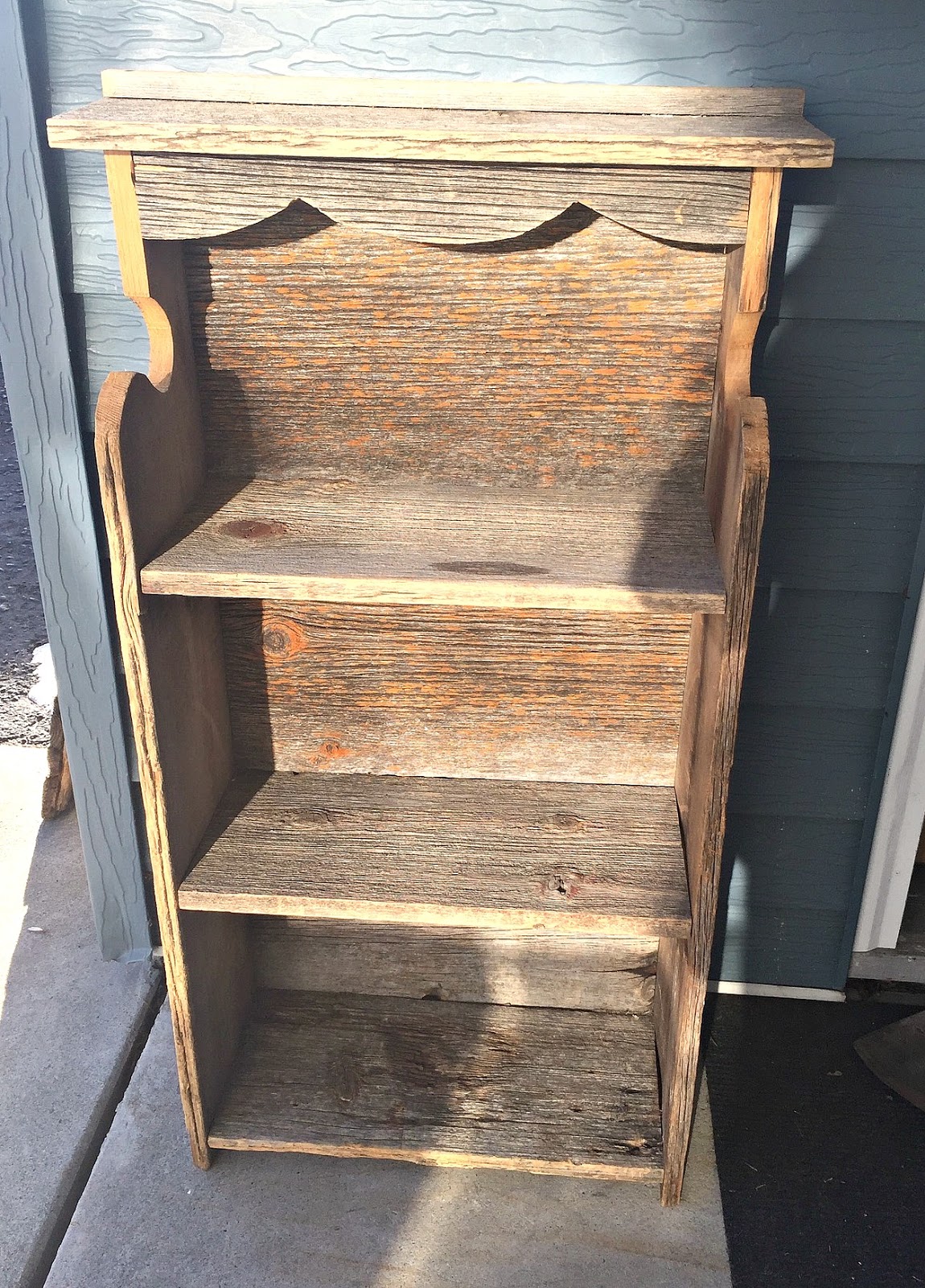 Outdoor Vintage Junk Decor - Organized Clutter