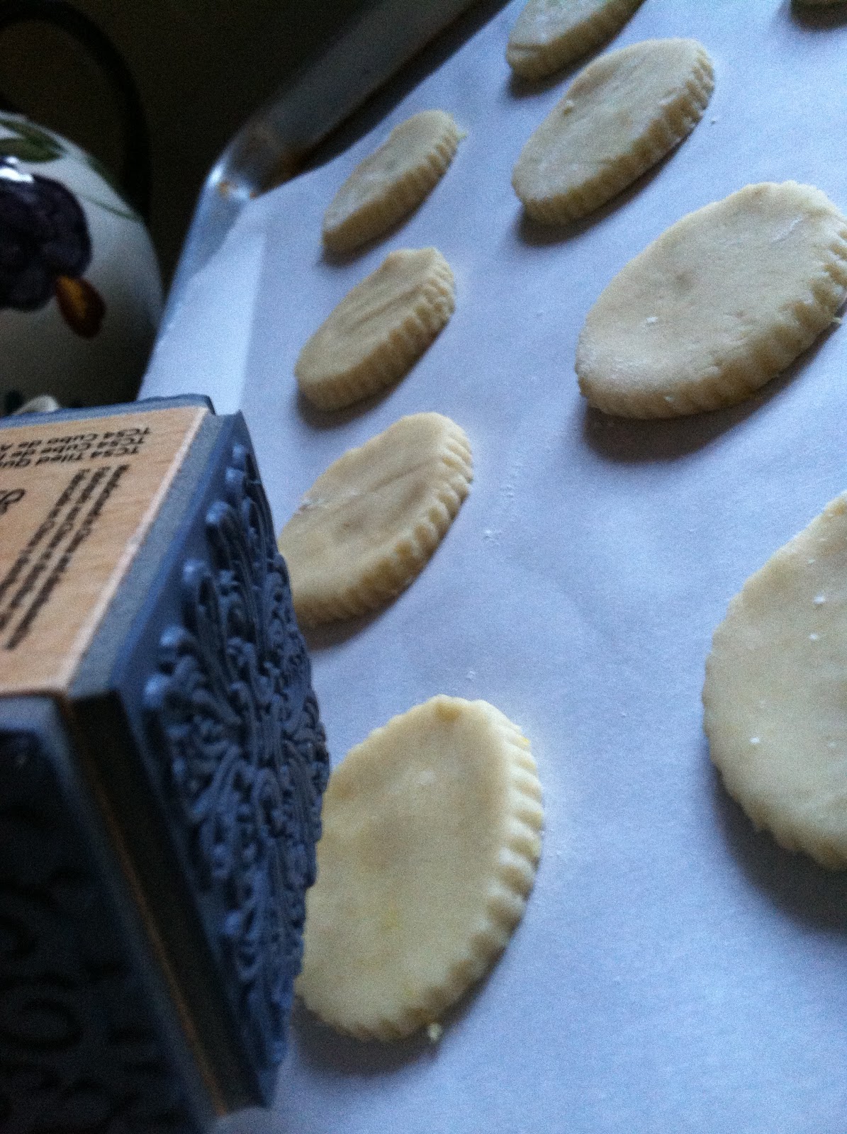 Julie Vision in the Kitchen: Stamped Lemon Shortbread Cookies