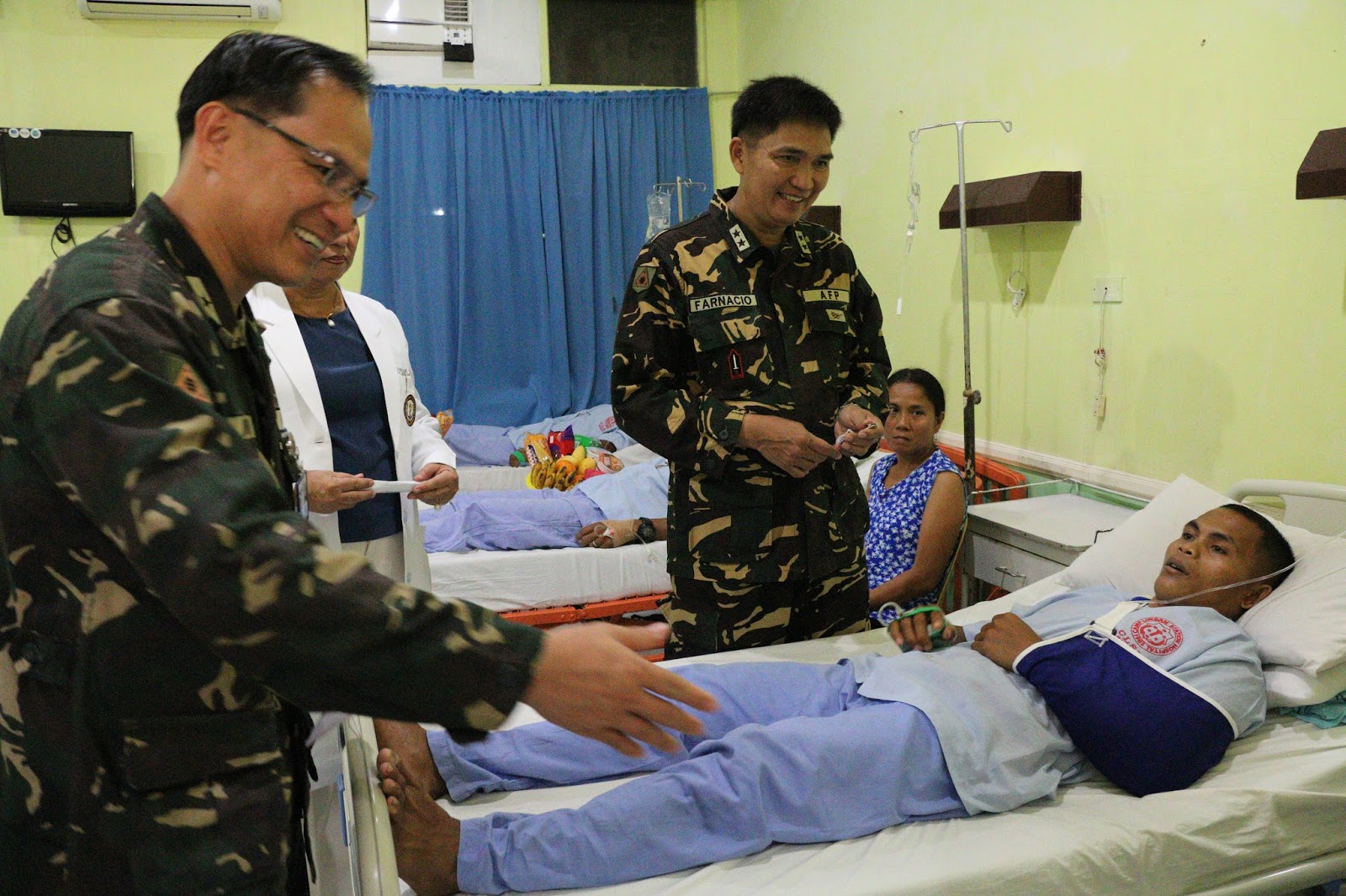 8ID PICTURES: The team captain of the Stormtroopers Division, Maj. Gen ...