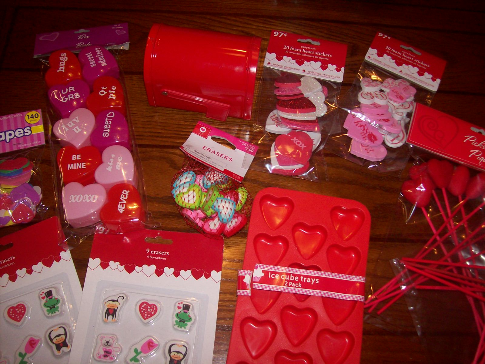 Teaching My Blessings: Valentine's Day Sensory Bin