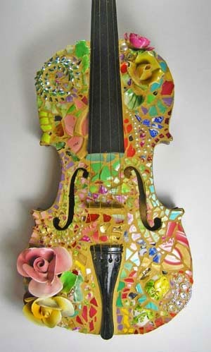 10 Ways to Upcycle Old Musical Instruments | thee Kiss of Life Upcycling