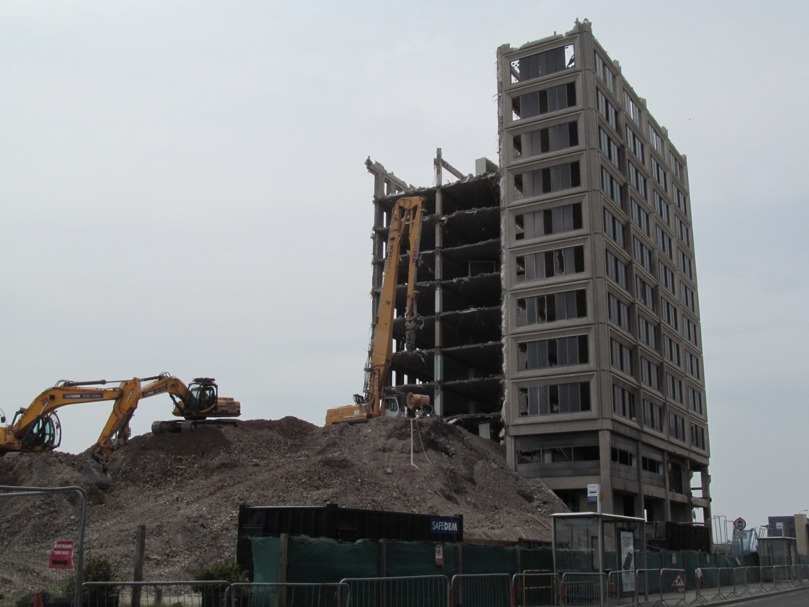 Dundee Photos - City of Discovery: Demolition Continues Of Tayside House