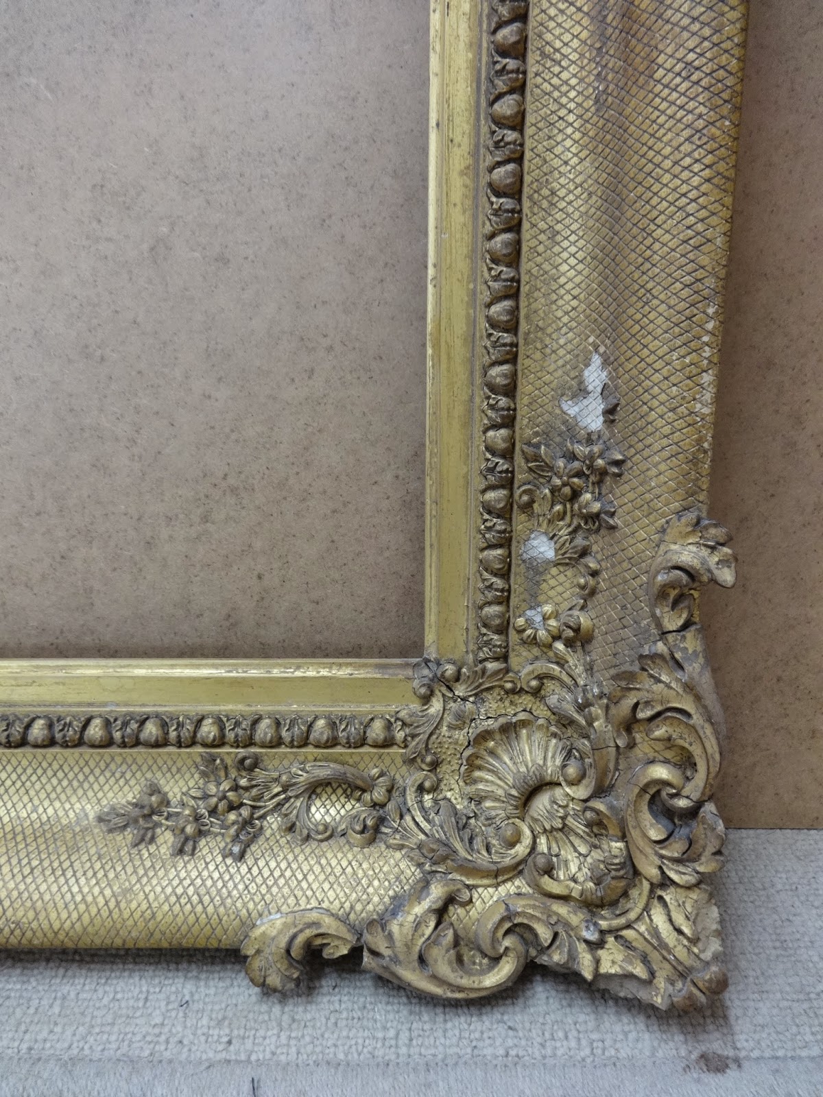Antique Frame Sale: Victorian Frame with Ornate Rococo Corners