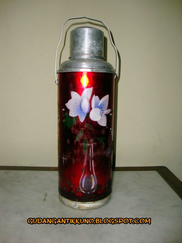 Gudang Barang Antik Kuno: Termos Jadul Merah Motif Bunga