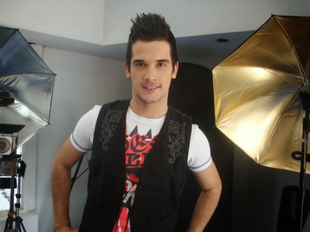 somos el espectador: ALBERTO COLLADO FABRICANDO MUSICA