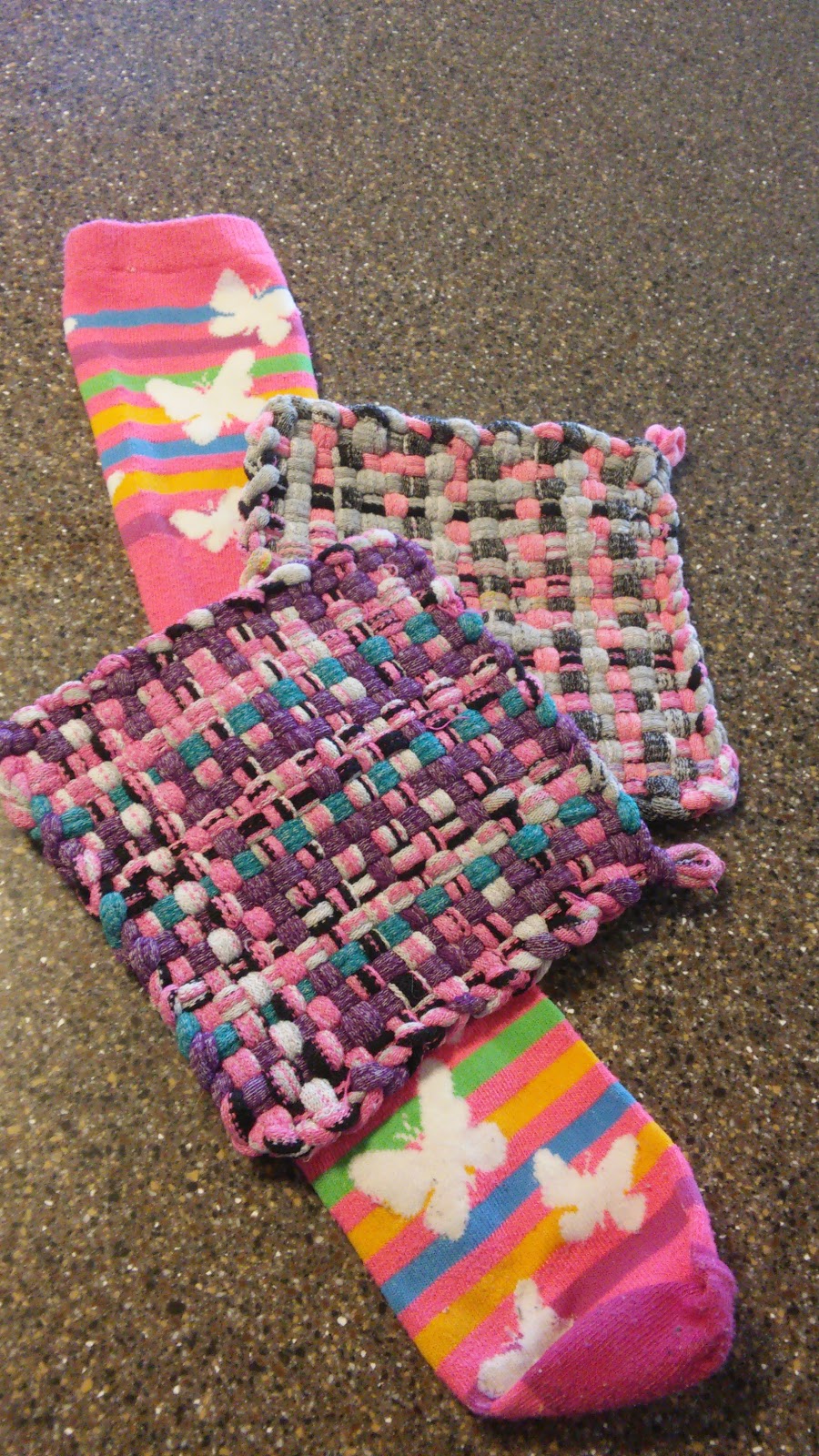 The Sewing Goatherd: Rag Rugs, Potholder Style